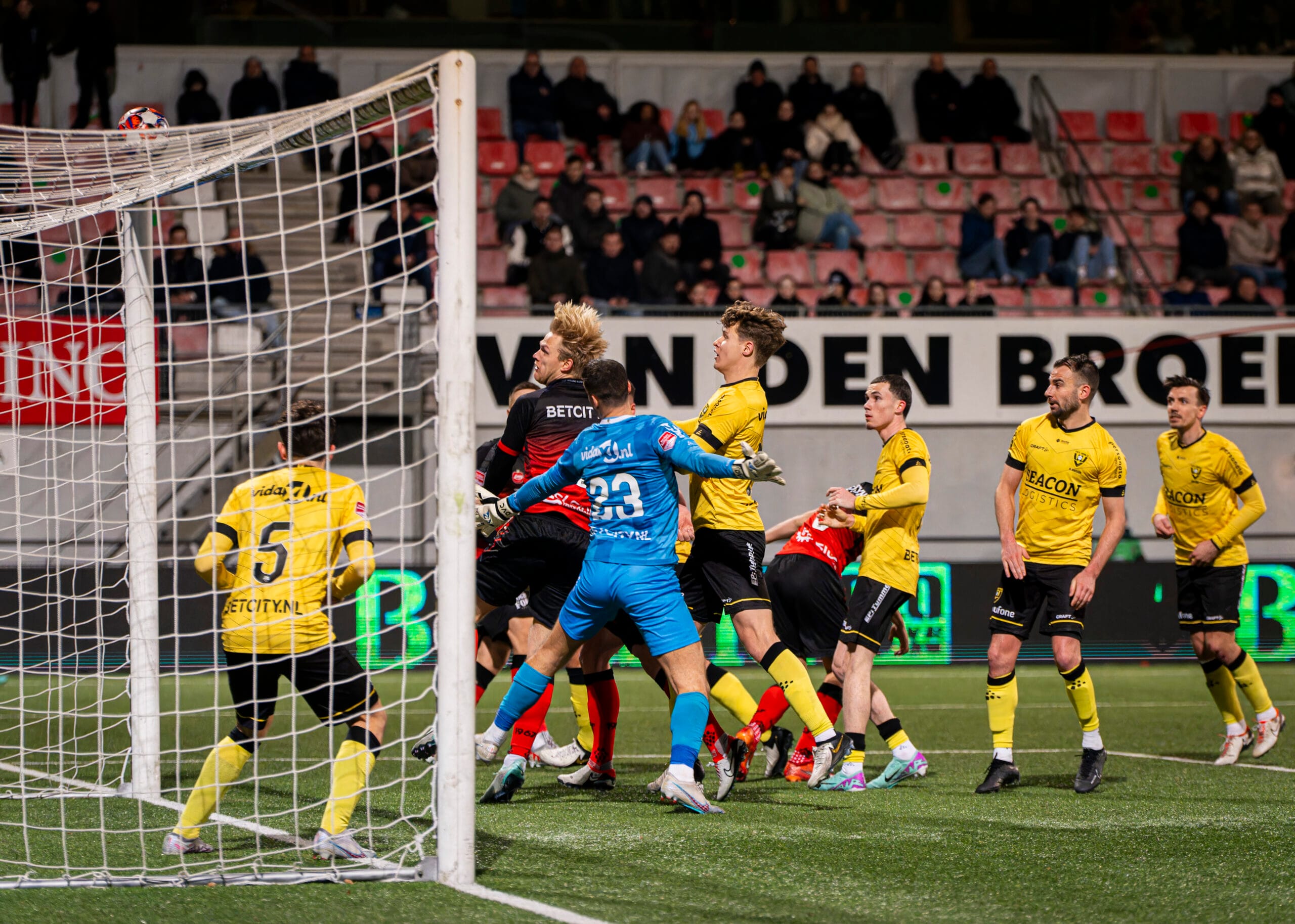 Helmond Sport deelt punten met playoff-concurrent VVV-Venlo | Helmond Sport
