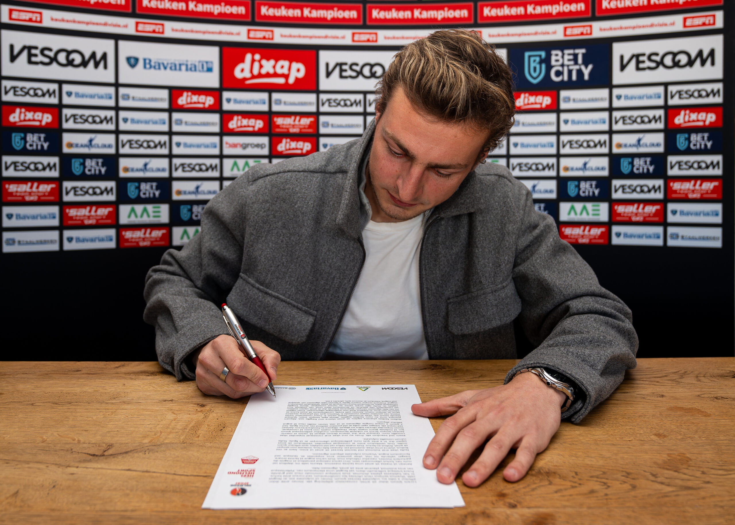 Van Den Eynden Verlengt Contract Helmond Sport