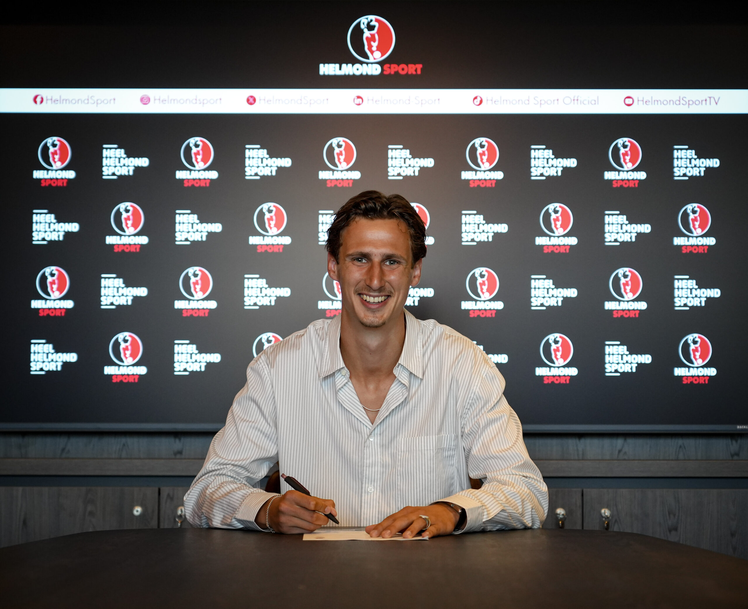 Doelman Hugo Wentges tekent tot medio 2027 bij Helmond Sport | Helmond ...